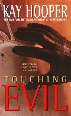 【预售】Touching Evil