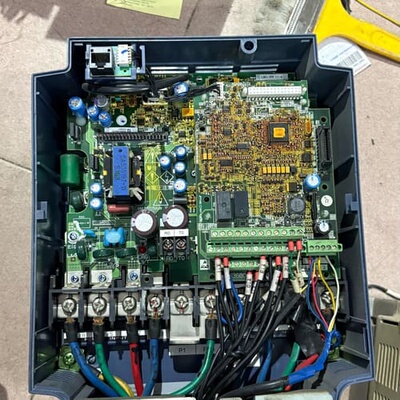 议价FREC-Lift变频器+FRN11LM1S-4C可维修
