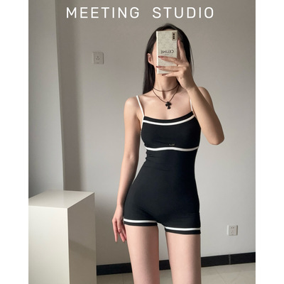 赵露思同款甜酷吊带显瘦连体泳衣