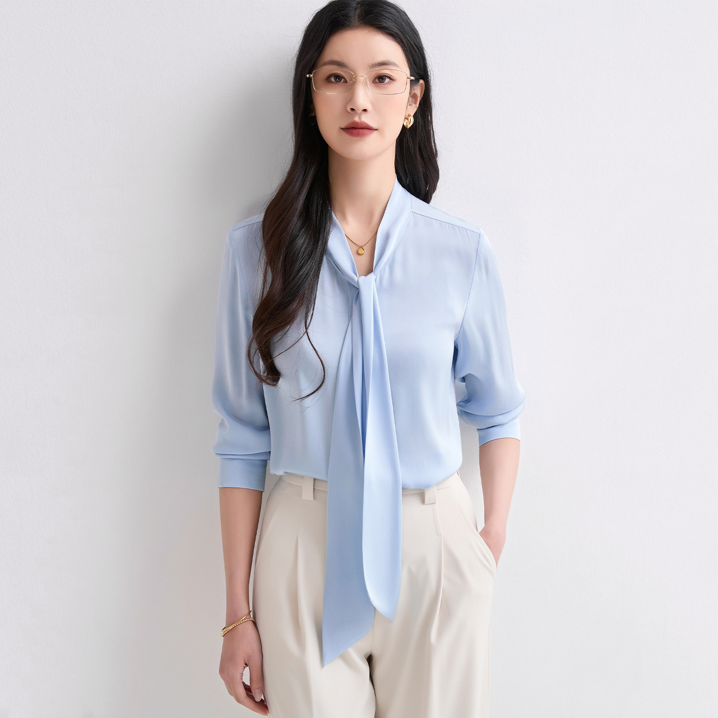2026春季优雅蓝色真丝飘带衬衫女长袖V领桑蚕丝气质通勤上衣轻熟