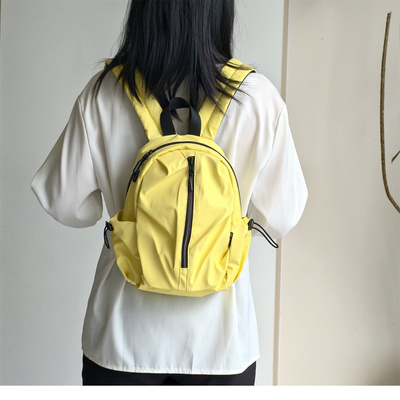 2025新款轻便包包通勤双肩包户外骑行背包健身双肩包黄色小背包女