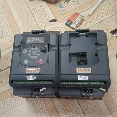 溢价-变频器RLP100M1R5G3一共两个1.5KW一个