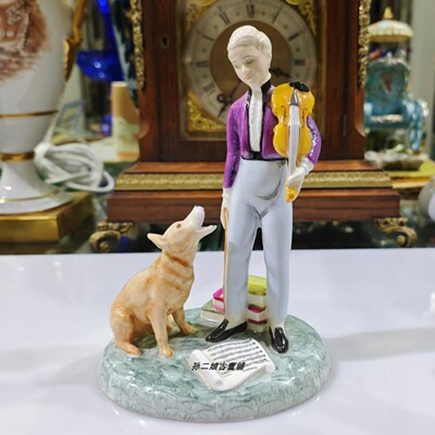 英国Royal Doulton皇家道尔顿人物故事系列年青的音乐家骨瓷瓷偶