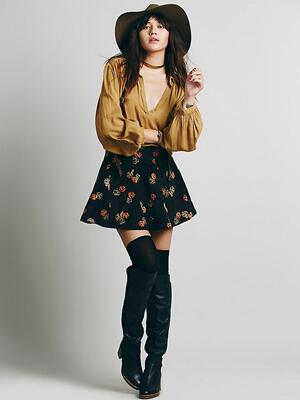 小碎花灯芯绒喇叭型青春迷你短裙