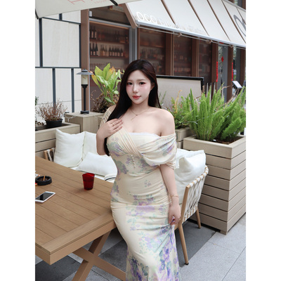 春季微胖大码碎花V领包臀连衣裙