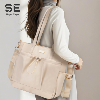 【阳光8点xSE】女大容量托特包