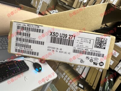 MOCD223M: 8 引脚 SOIC 达灵顿输出光耦合器