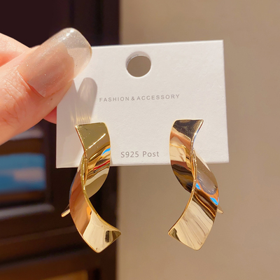 小众设计感金属18K金色耳环女高级感复古法式气质冷淡风耳钉耳饰