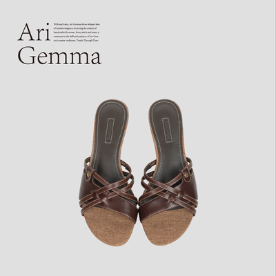 Ari Gemma｜原创设计 画框·油蜡皮交叉带增高坡跟质感一字拖凉鞋
