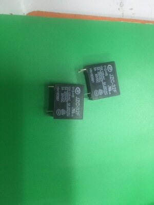 JZC-32F-012-HS 4脚一组常开5A250VA宏发继电器替代HF32F-12V-HS