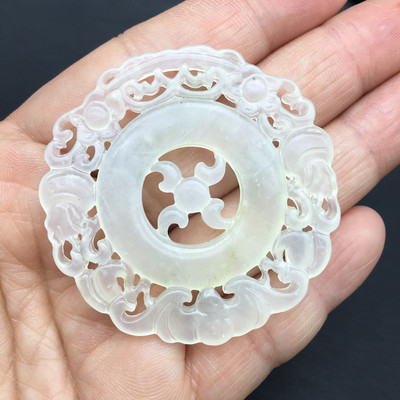 天然岫玉镂空转运花吊坠颈饰挂件