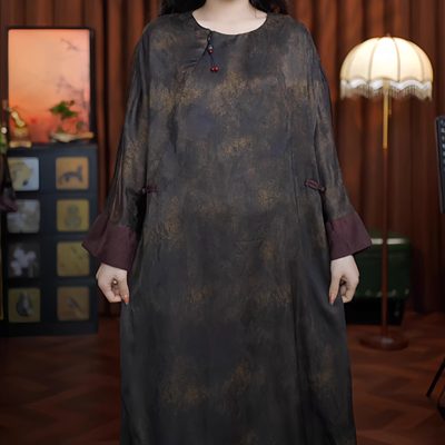 雅人深致（深棕色）圆领老料女装新款长袖提花长款连衣裙