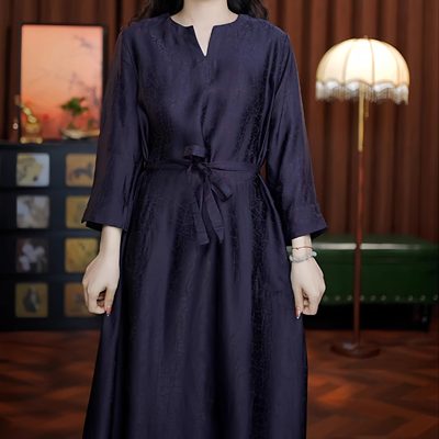 潇湘夜雨（紫砂色）V领老料女装新款长袖提花长款连衣裙