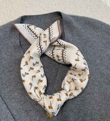 小樱桃米色 清新百搭丝毛围巾 高品质桑蚕丝绵羊毛围巾女63CM方巾