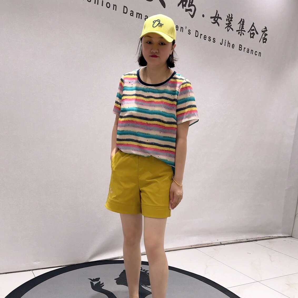 5383芮娜依莲夏款新品撞色条纹带亮钻单层时尚减龄衫加大码女装