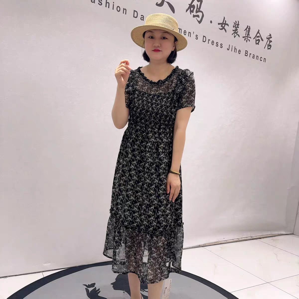 31006女权贵族夏款新品打揽设计显瘦减龄单层连衣裙加大码女装