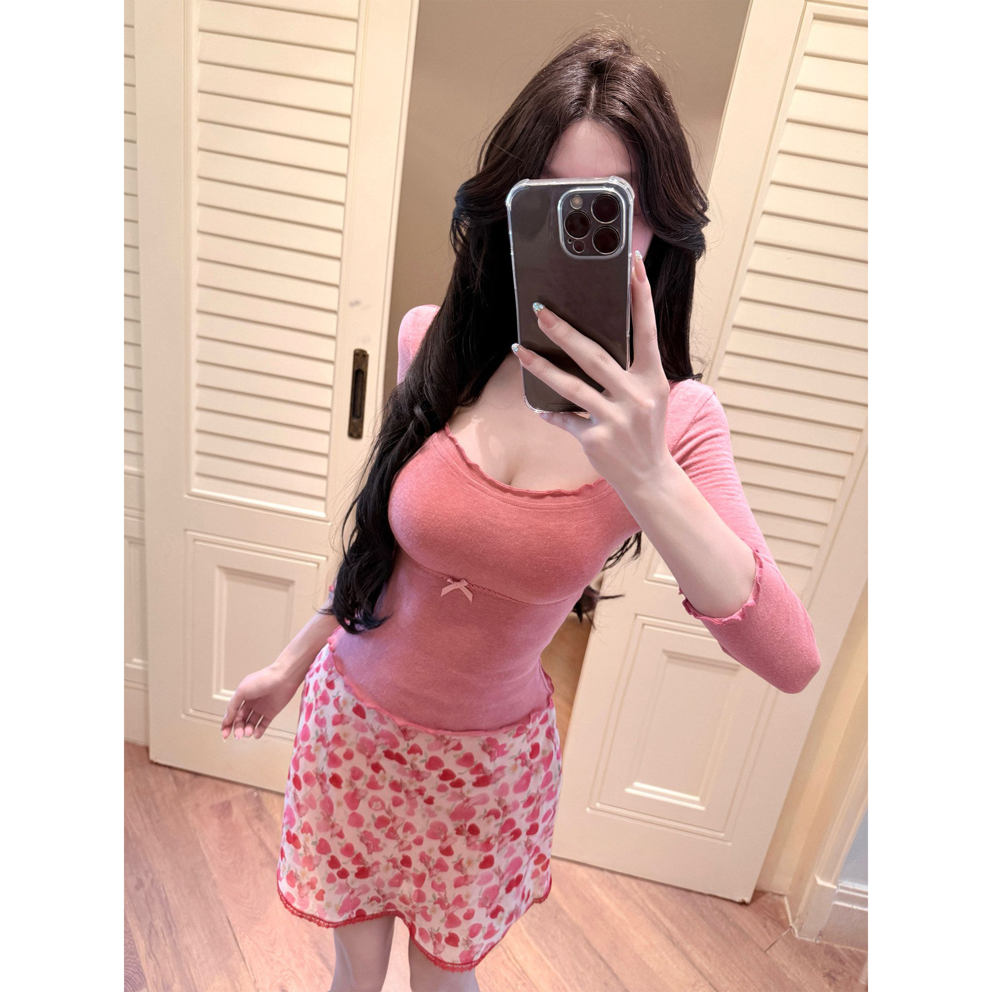 纯欲小众U领辣妹莓粉中袖收腰薄款t恤女高腰碎花半身裙套装两件套