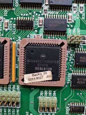 MC68HC711E9CFN2