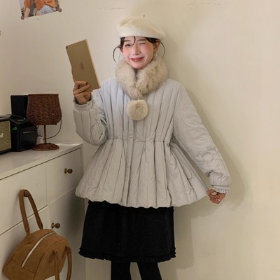 在逃公主设计感收腰羽绒服女