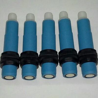 UNAM18I6903M18测距传感器