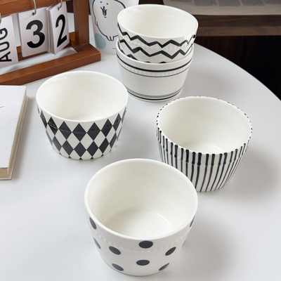 ins赫本风黑白陶瓷碗米饭碗酸奶甜品碗珠点浮雕边下午茶甜品碗