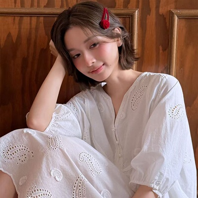 安杜拉复古纯白花信刺绣女睡裙
