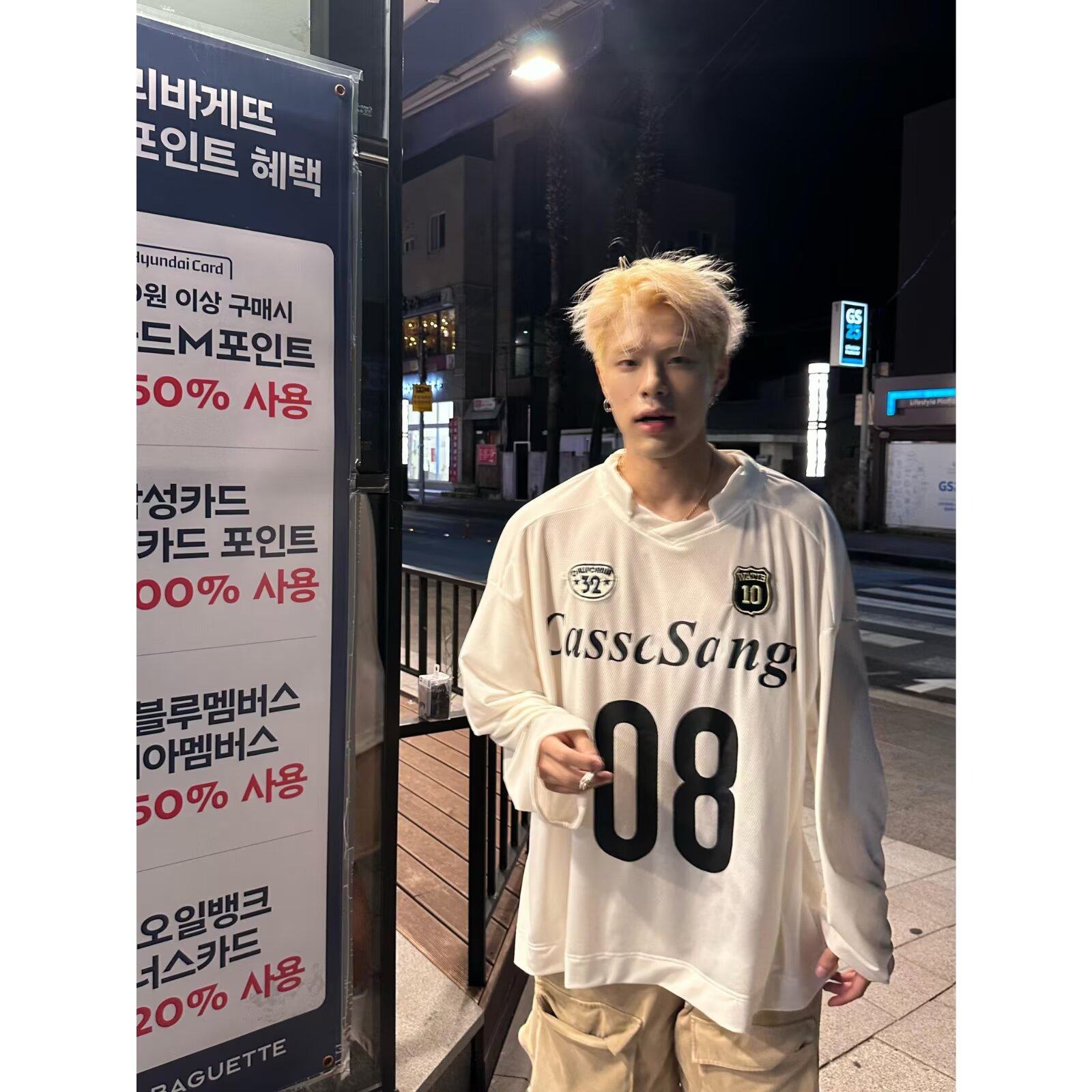 美式复古机车风运动V领休闲长袖T恤男款春秋季字母嘻哈设计感上衣