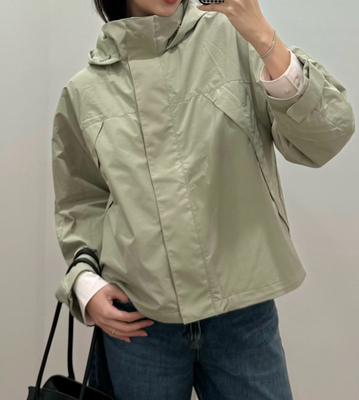 uuu女装立领茄克/外套夹克新款冲锋衣休闲宽松连帽短上衣R484709