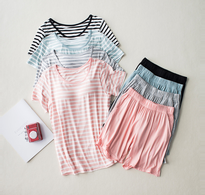 Half sleeved striped loose fitting pajamas半袖条纹宽松睡衣女
