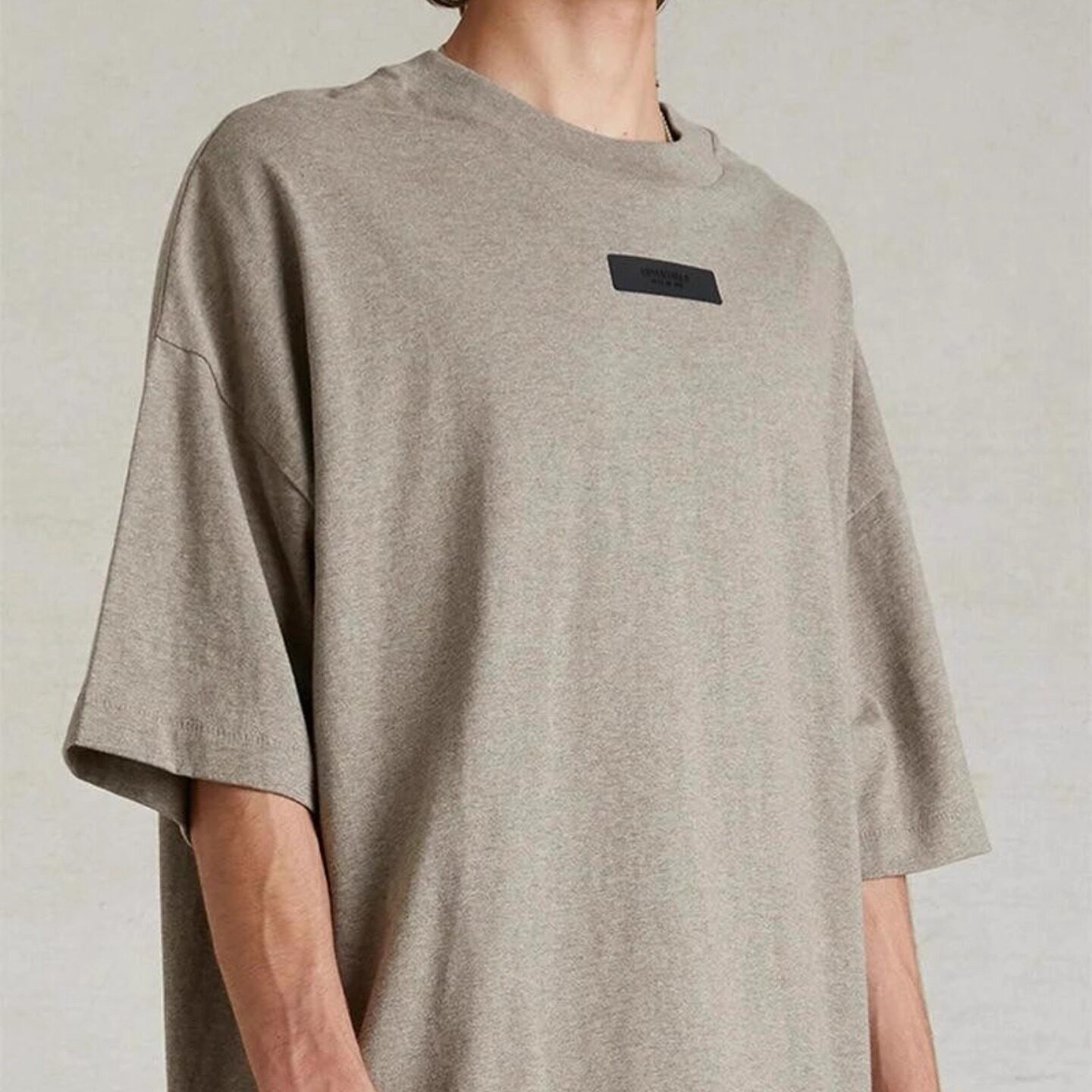正品现货Fear of God Essentials宽松皮标logo纯色圆领短袖T恤潮