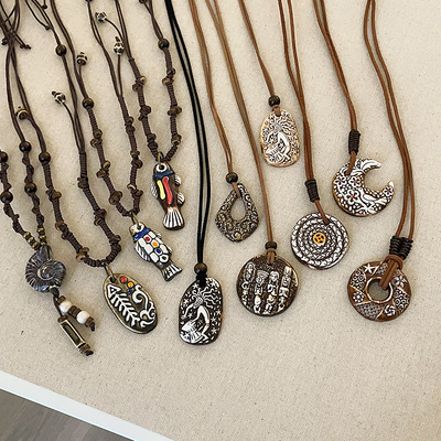 波西米亚民族风陶瓷锦鲤平安扣吊坠项链女复古精致百搭颈链毛衣链