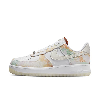 NikeAF1白色女款低帮板鞋