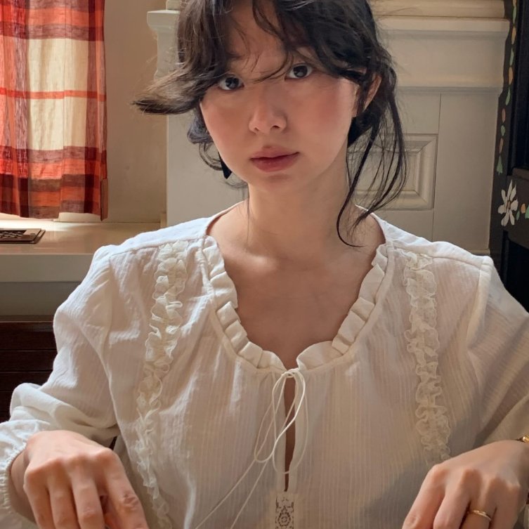 精美刺绣蕾丝花边纯棉长袖衬衫