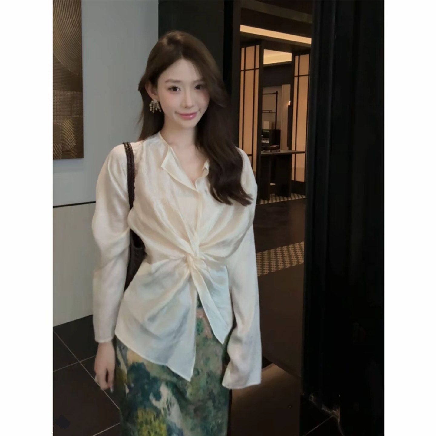夏季韩系设计感扭结衬衫+油画鱼尾半身裙两件套装女宽松
