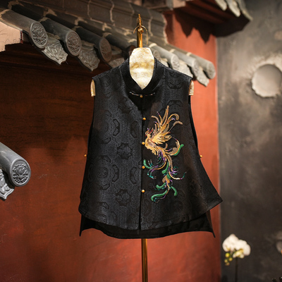 蓝大凤凰刺绣钉珠黑色宋锦马甲