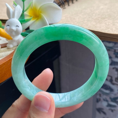 3.21批2104号56.1-12.3-9.3 翠阳绿色镯！鲜亮却不张扬！