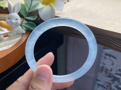 8.21批高冰透果冻条7099号54.1-6-7.5它会发光！有荧光闪烁