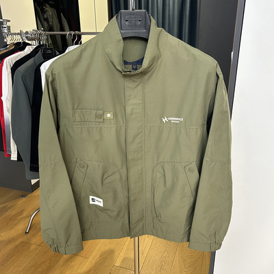 军绿色立领多口袋工装夹克男春秋