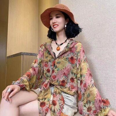 新款气质太阳花灯笼袖衬衣文艺复古油画宽松系摆长袖洋气防晒上衣