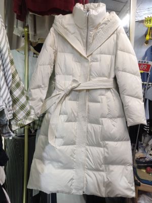 ML码白色收腰中长款带帽羽绒服不退不换看好再拍