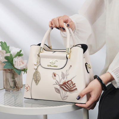 新中式国风刺绣情人节礼物包包母亲节轻奢大容量妈妈包手提包斜挎