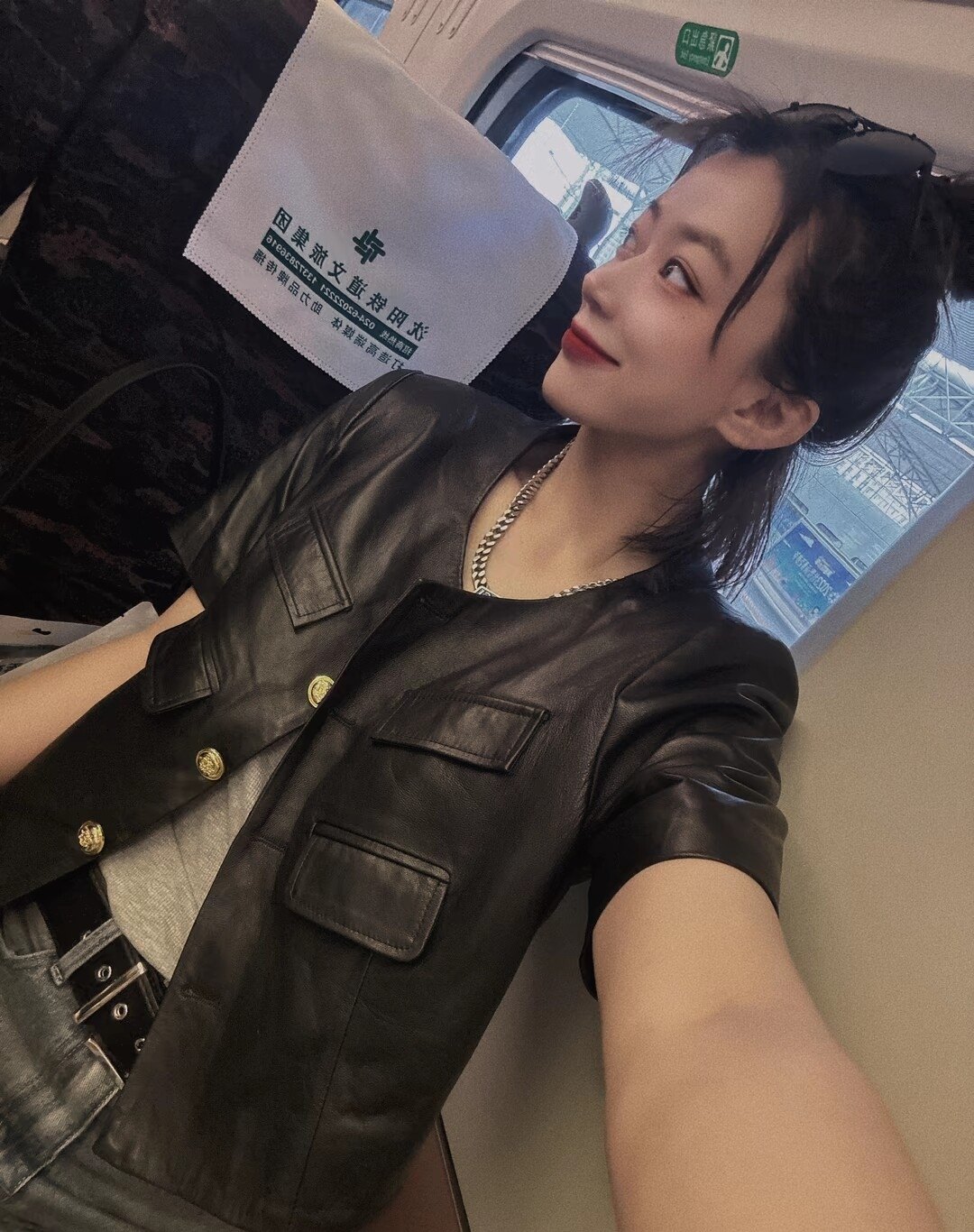 早秋新款真皮圆领皮衣绵羊皮多口袋设计感半袖短外套韩版全皮上衣
