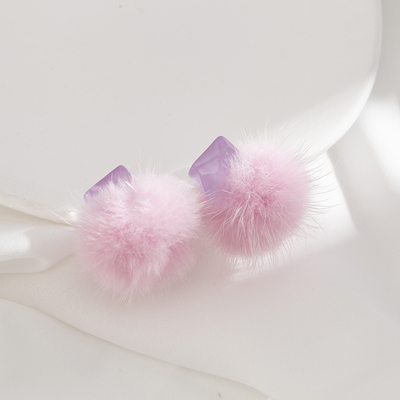 治愈系紫色方块毛球蚊香盘耳夹