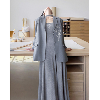 青兰｜秋冬原创设计高级感灰色蝴蝶刺绣西装外套女宽松老钱风上衣