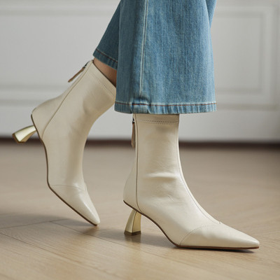 Seenlt-短靴子女巨好看2025新款早秋冬季棕黑色尖头异形跟弹力显