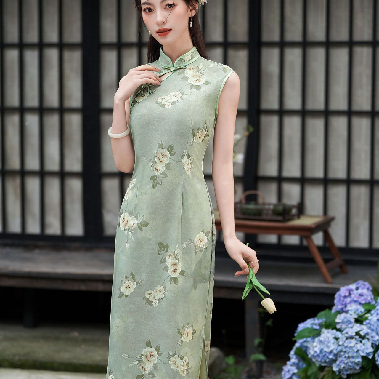 2026夏季新款新中式绿色无袖旗袍女长款修身印花改良旗袍裙文艺气