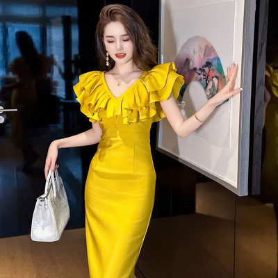 2026夏季新款女装法式V领荷叶边高腰一字步长款设计感连衣裙30502
