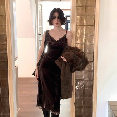 酒午自制复古蕾丝吊带打底上衣女