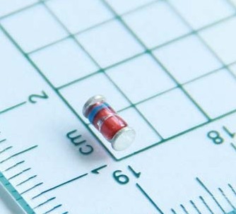 一件20个 稳压二极管 ZM4736A 6.8V 1W LL-41 常用圆柱玻璃管