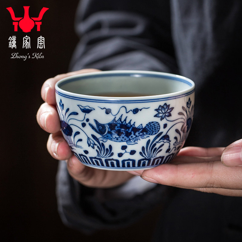 钟家窑景德镇陶瓷手绘青花柴窑品茗杯手工仿古主人杯鱼藻纹功夫杯
